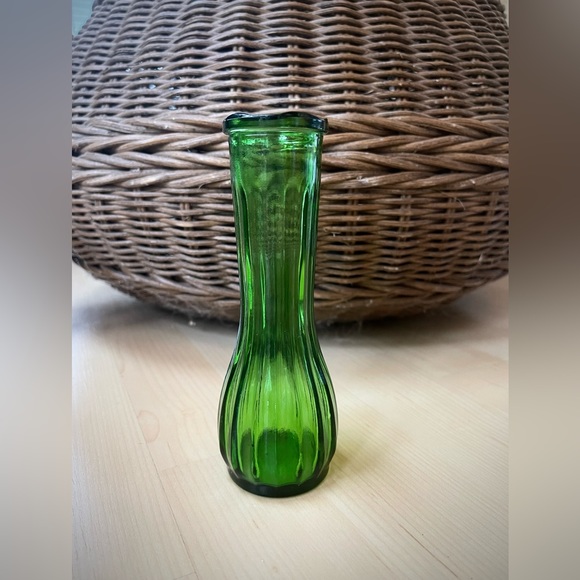 Accents | Vintage Small Emerald Green Bud Vase | Poshmark